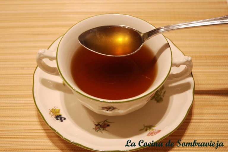 Receta de Consomé tradicional y facil de hacer | La Cocina de Sombravieja